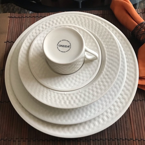 Oneida | Dining | Sale Oneida Basket Weave Dishes 4pc Table Setting ...